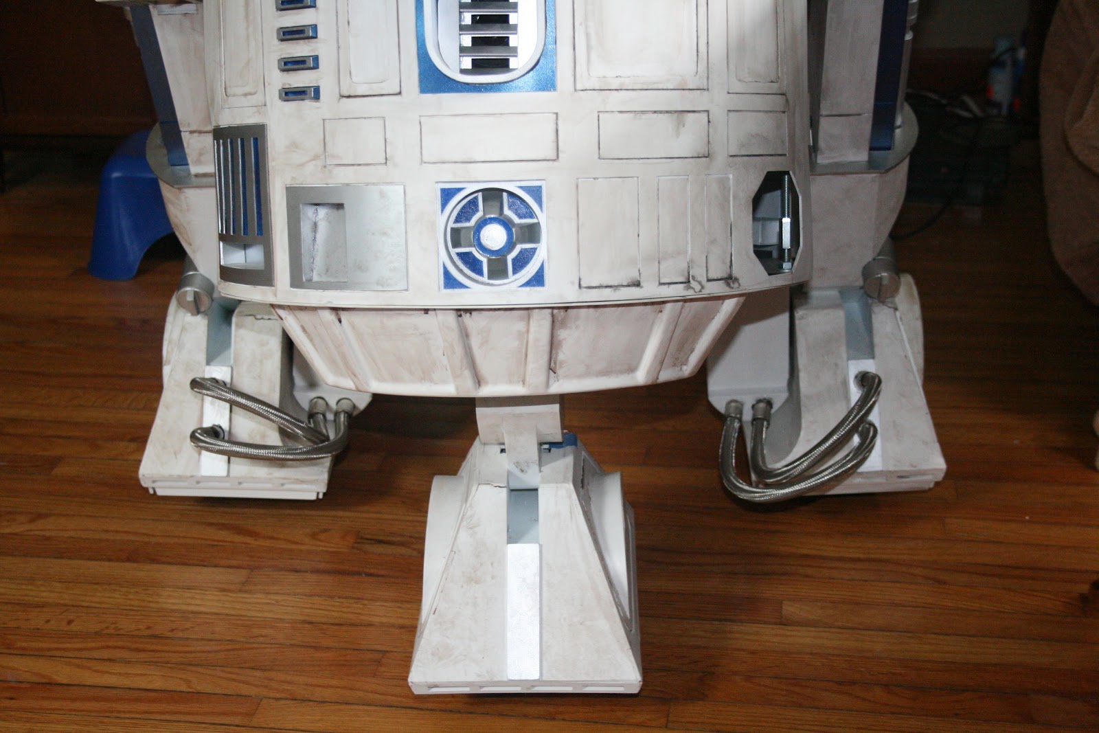 JDuffphoto's R2-D2 build diary