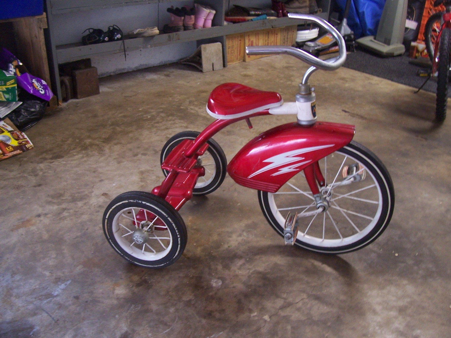 Practice in Time: Flea Market Friday: sTrike my fancy, Vintage Tricycle!