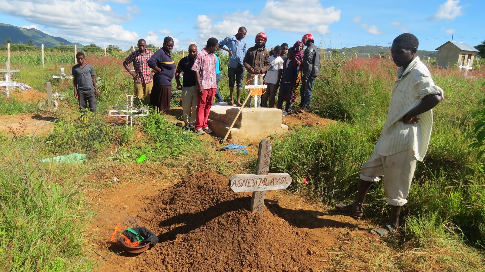 MATUKIO NA NGILANGWA MICHAEL:: CHUNGU CHA AJABU CHAIBUKA JUU YA KABURI ...