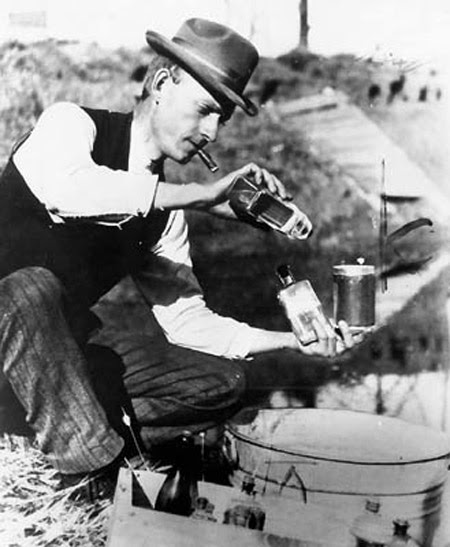 CHARLES HATFIELD EL FABRICANTE DE LLUVIAS :'''NO LO SE!!!... ¿O SI?