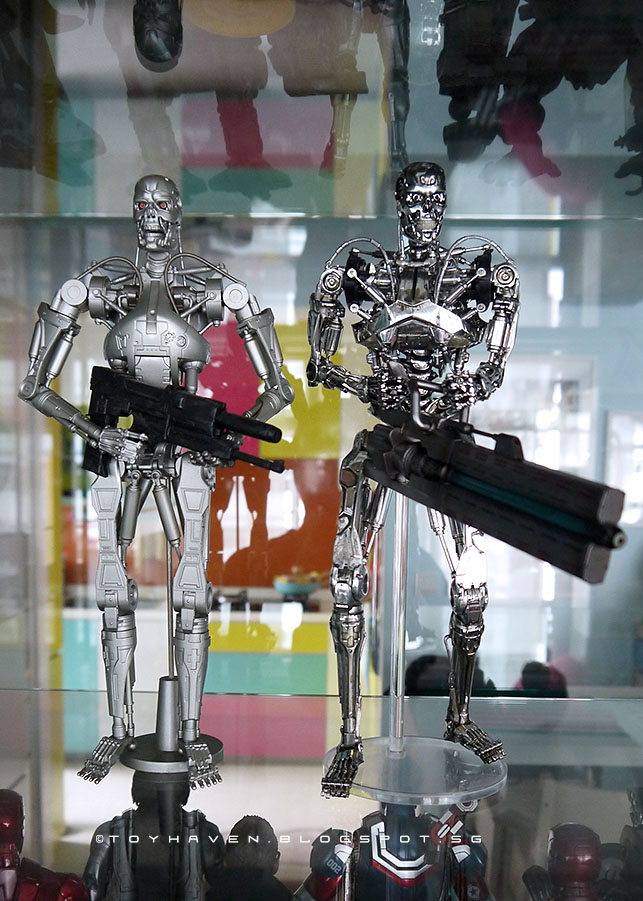 toyhaven: Hot Toys 1/6th scale Terminator collectible figures including ...