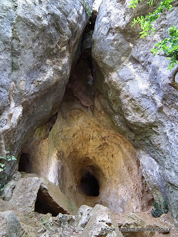 Un jour....Une photo !: Les grottes de Bérigoule " ou le massacre de ...