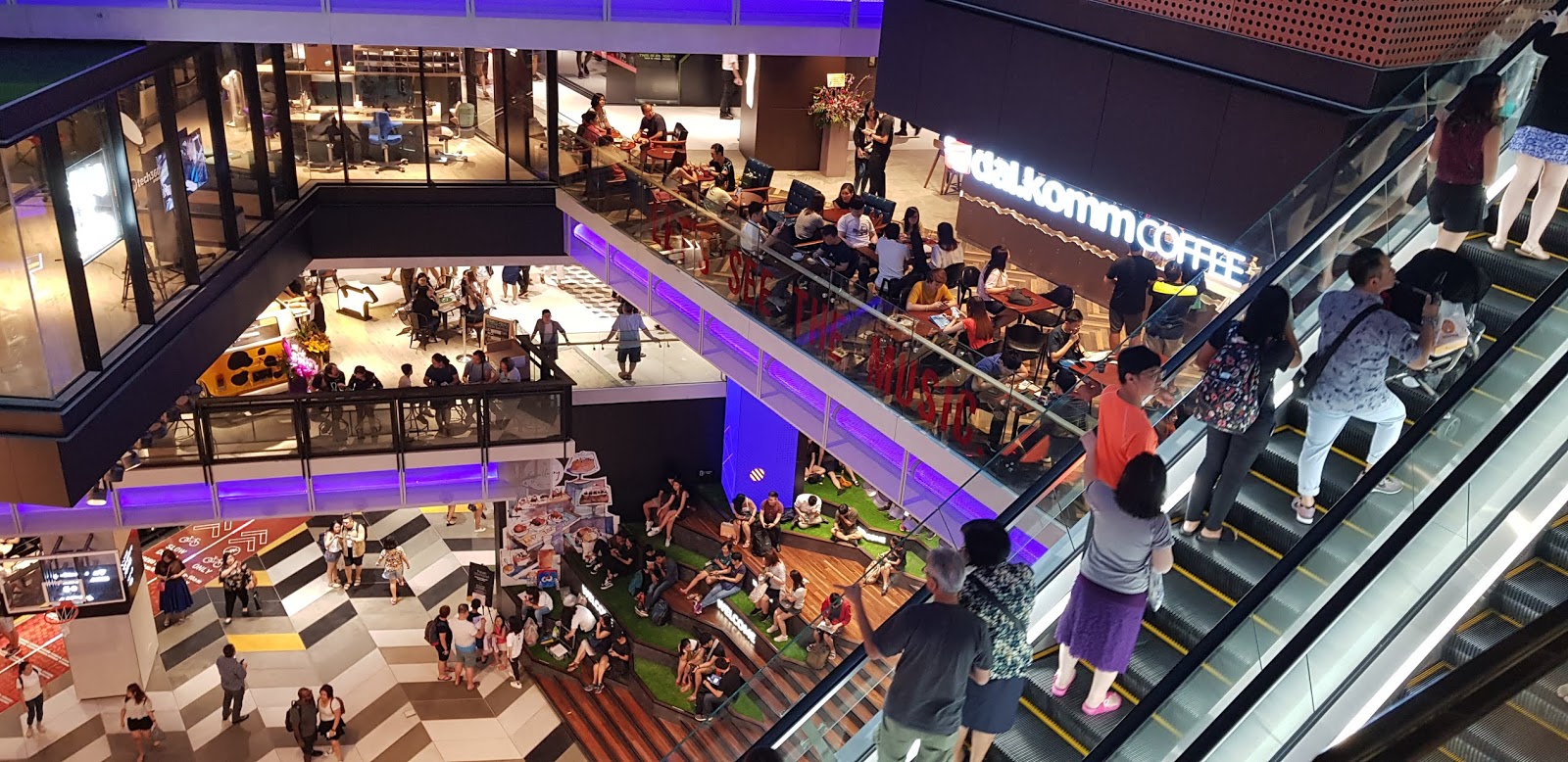 A day at Funan Mall ~ Layers' Investing Notebook