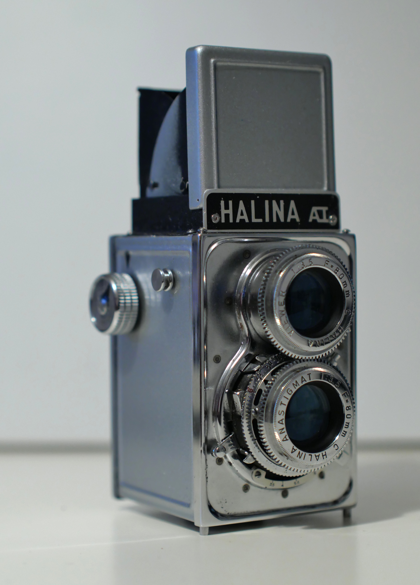 Yat Tang Photographer: Halina A1 TLR Camera - A Quick Summary