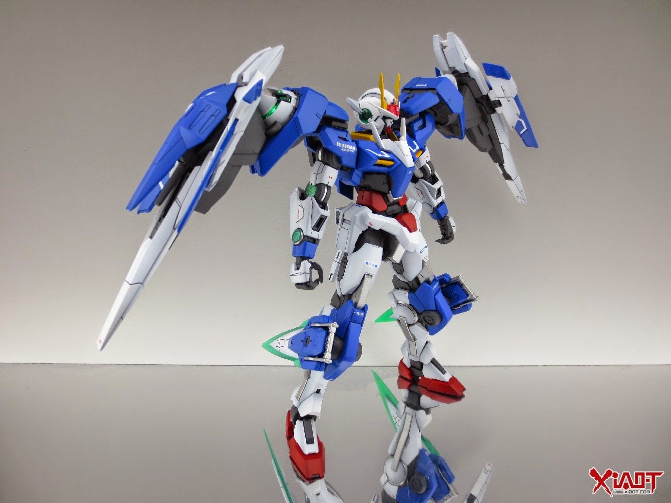 GUNDAM GUY: MG 1/100 00 Raiser + Seven Sword + XN Sword - Customized Build