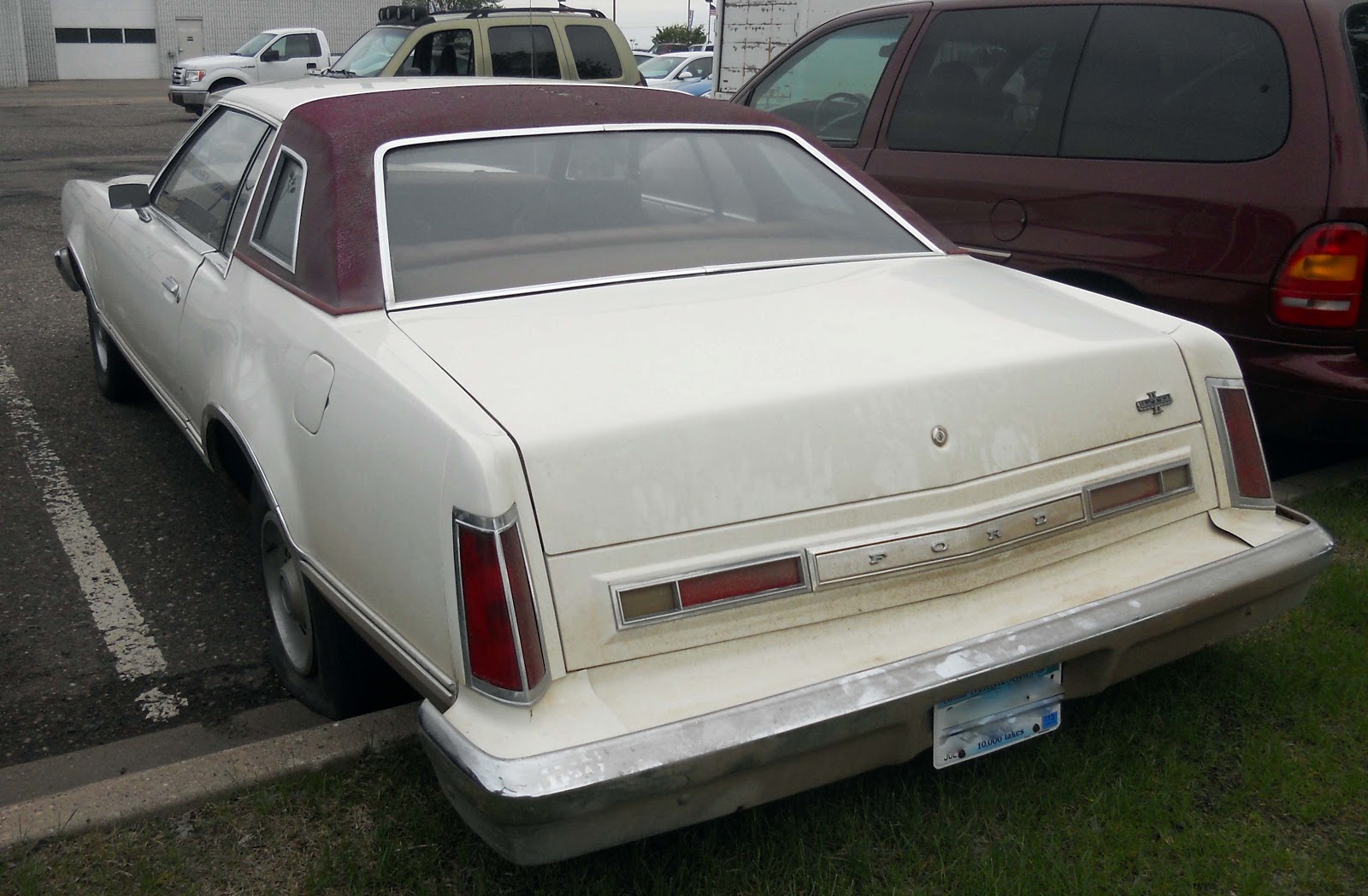 AutomoZeal: 1977 Ford LTD II: Boogie Nights In The Fresh Trade Row