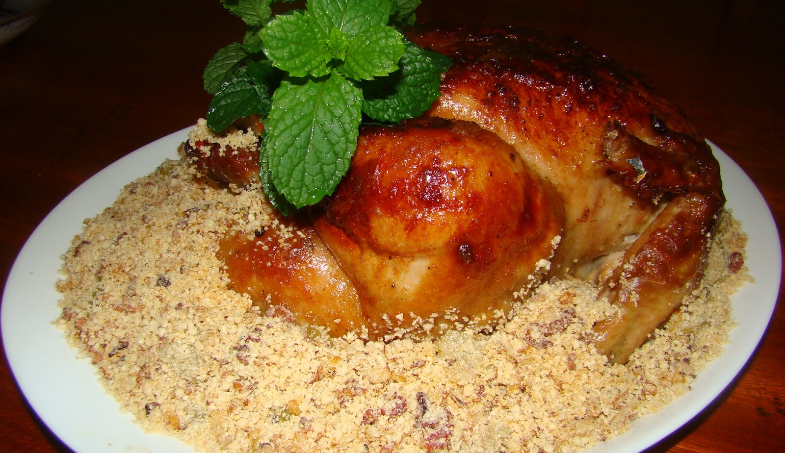 Cantinho Gastronômico: Frango Assado Com Farofa de Bacon e Azeitonas