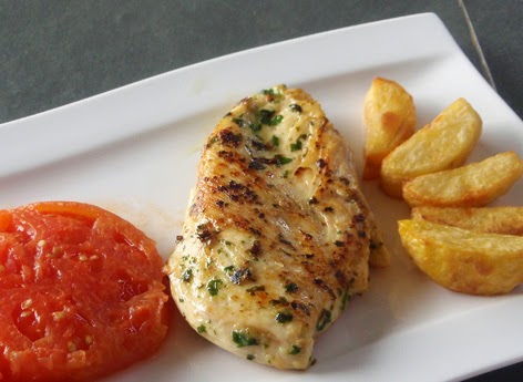 PECHUGA DE POLLO ADOBADA CON AJO Y PEREJIL