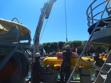 DEFENSE STUDIES: KRI Pulau Rupat 712 Gelar Pengoperasian Wahana PAP-104 ...