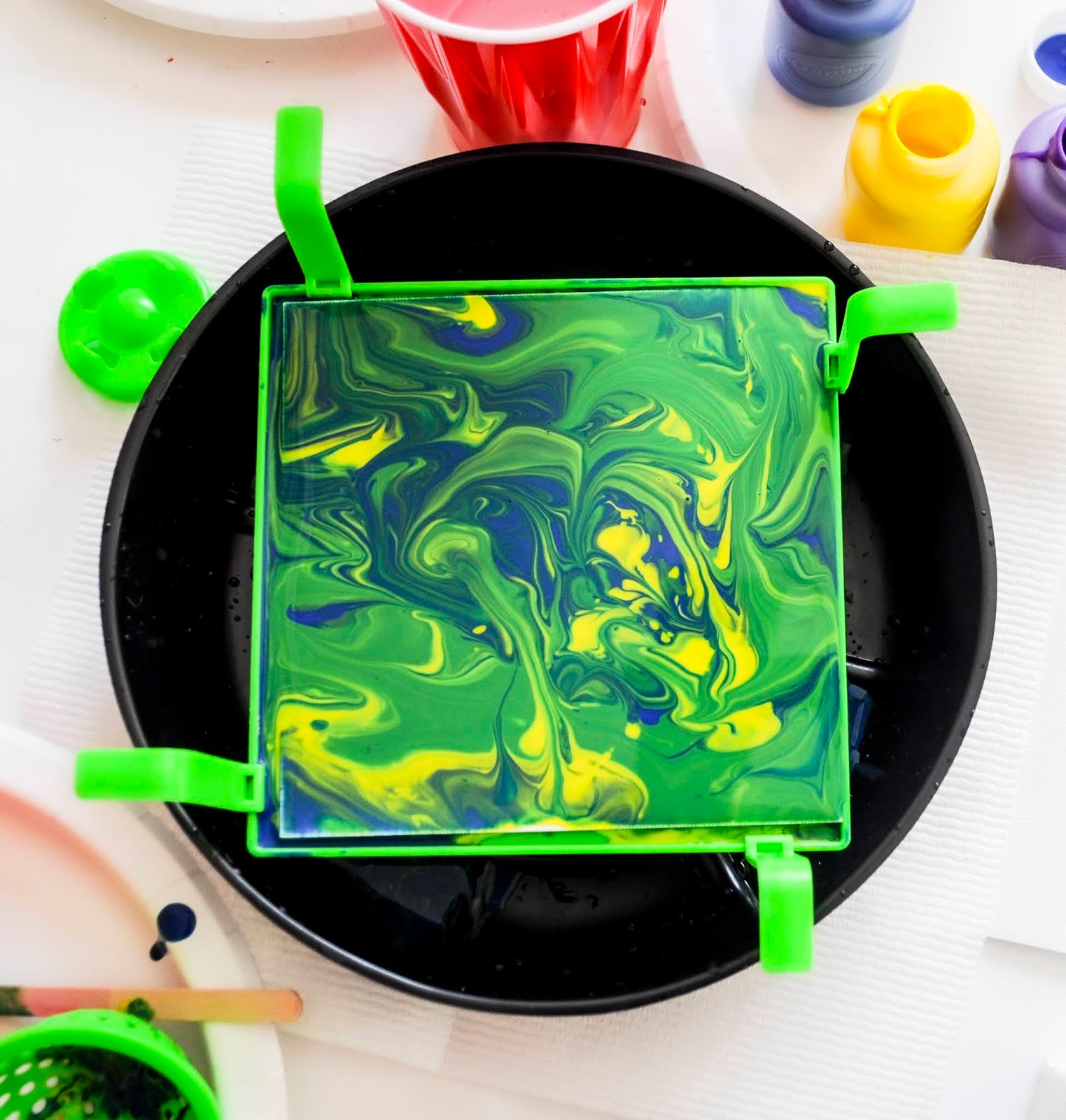 Make Abstract Art with Crayola Paint Pour Art Set | Jenny's Crayon ...
