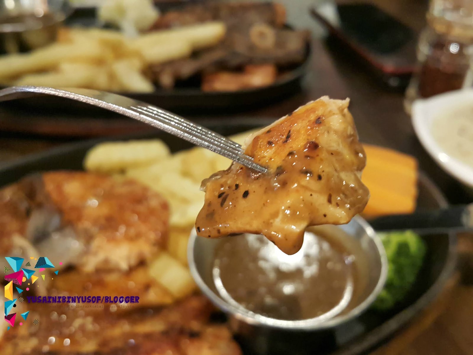 YUSAINIBINYUSOF: SAMOSA CAFE