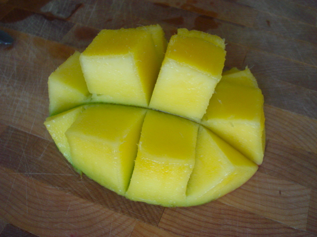 How to Slice a Mango - Inspired RD