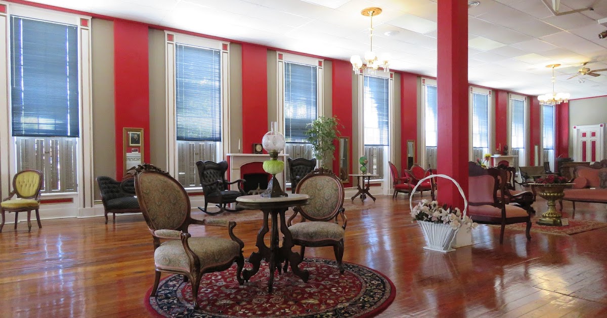 Rolling in an RV - Wheelchair Traveling......: Patee House Museum