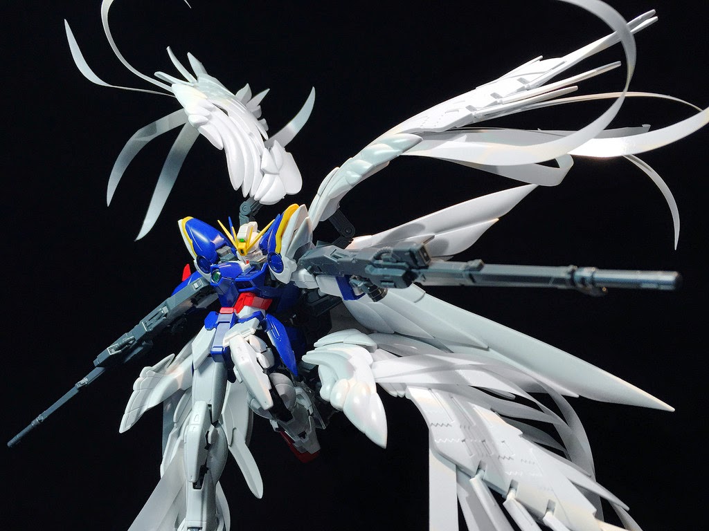 Custom Build: RG 1/144 Wing Zero Custom EW + Custom Feather Effects