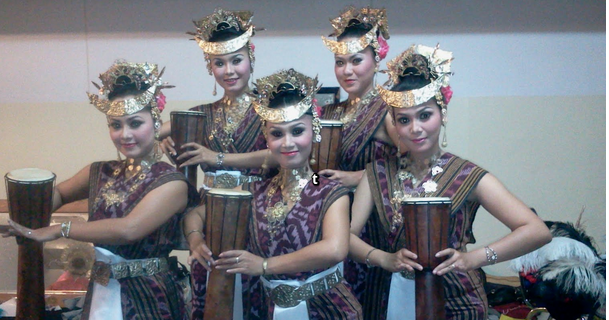 BUDAYA KHAS NUSA TENGGARA TIMUR
