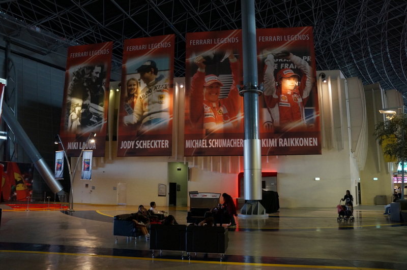 Ferrari World Abu Dhabi: o parque temático da Ferrari nos Emirados ...