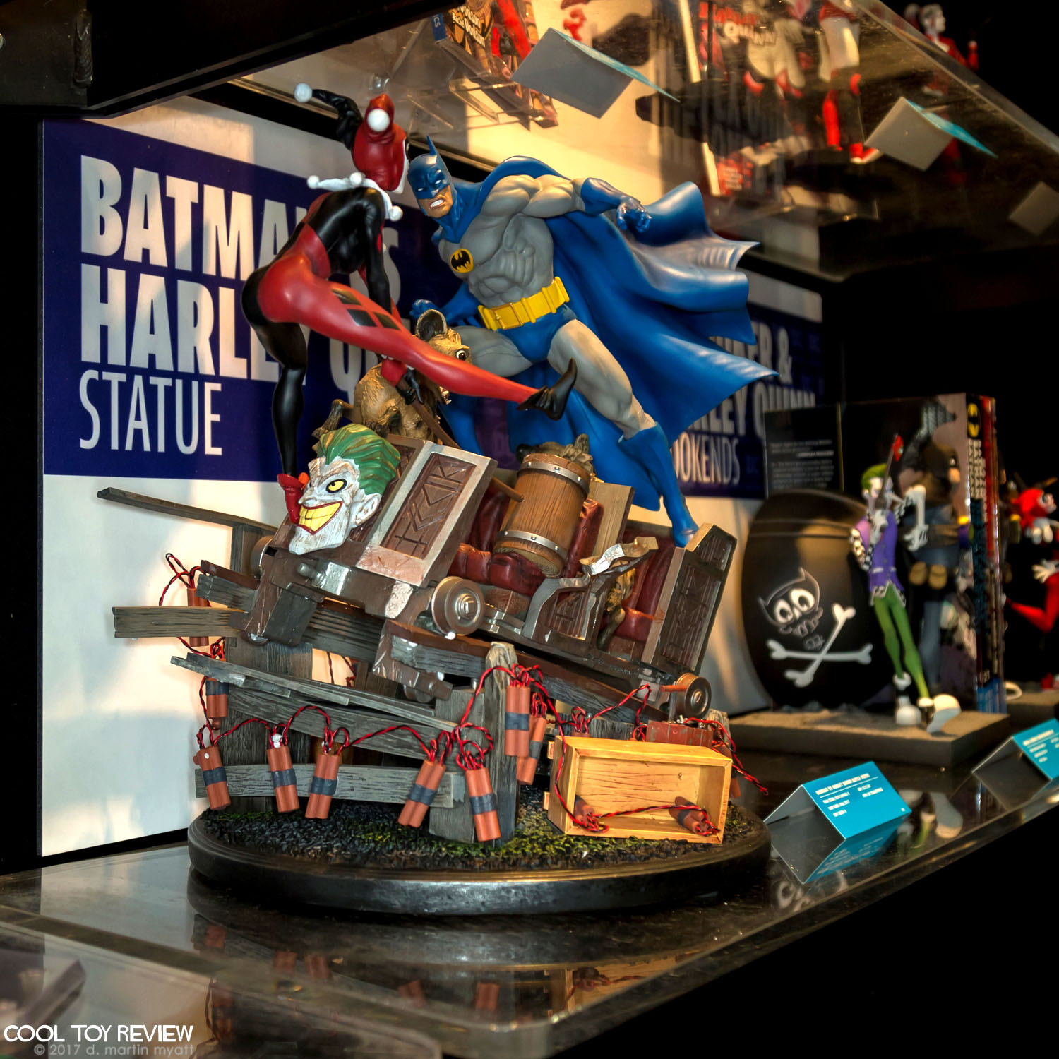 toyhaven: Seen at NY Toy Fair 2017: Cool Batman statues I'll love to ...