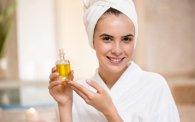 Cleansing Oil: o que é e como usar - A Chata de Batom | Moda, Beleza e Skincare