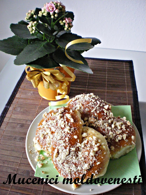 Iulia's kitchen: Mucenici moldovenesti (Sfintisori)