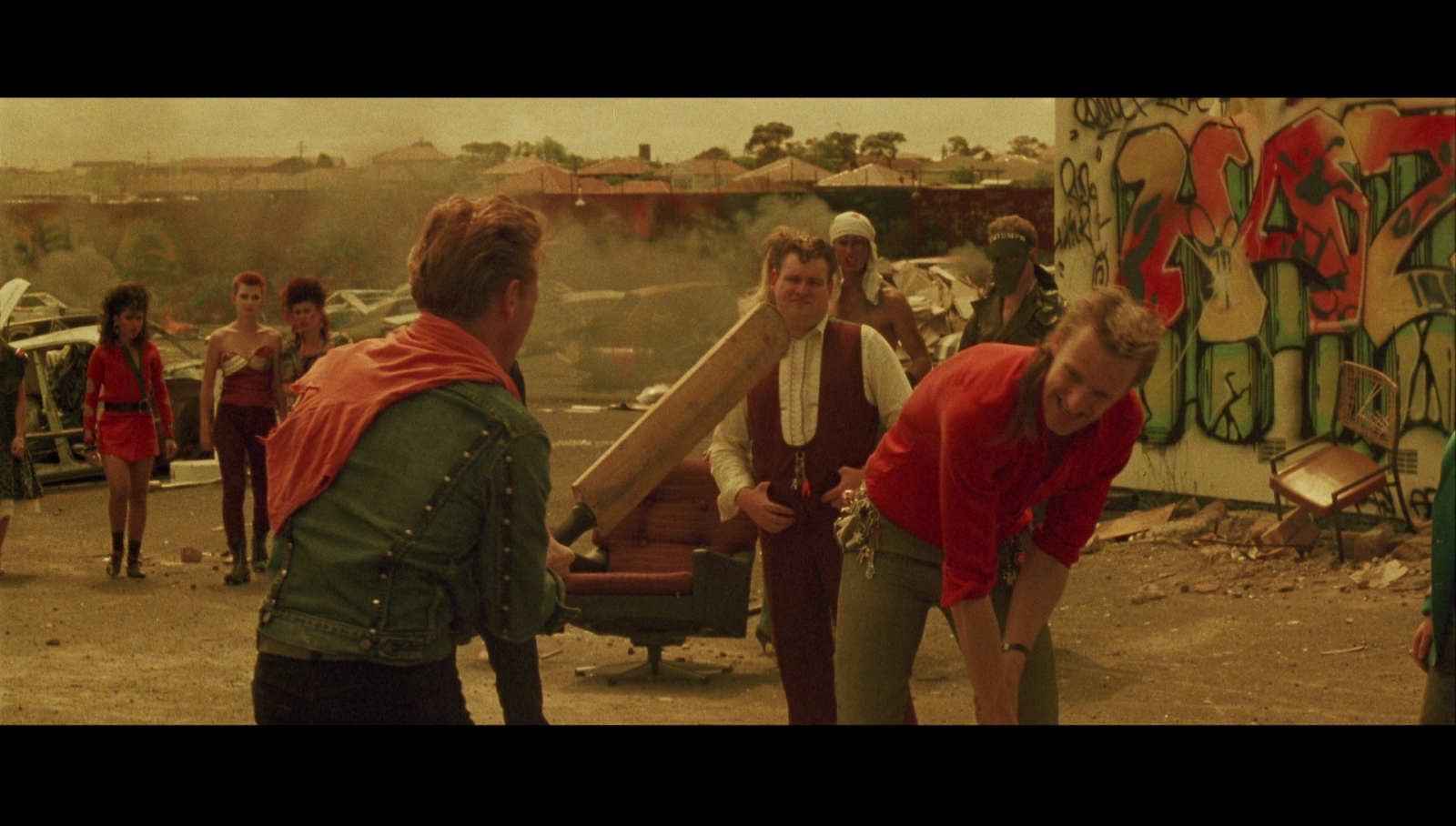 DEAD-END DRIVE IN (1986)