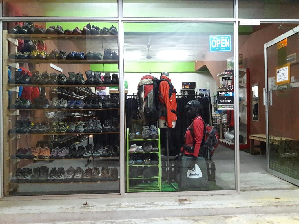 Segamat Outdoor World : Kedai Kasut Bundle di Segamat