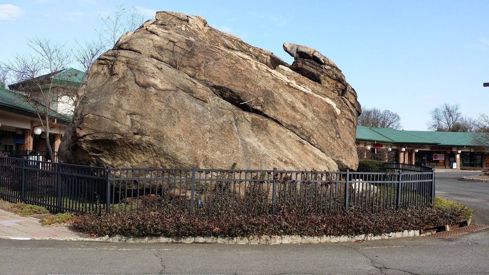 ValSecrets.com: Spook Rock - The Most Important Native Indian Landmark ...