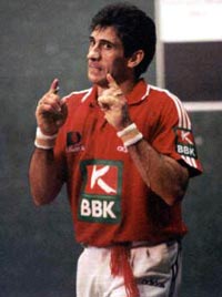 AL ROJO VIVO: SON LEYENDA, JULIÁN RETEGUI, CON ONCE TXAPELAS, EL ...