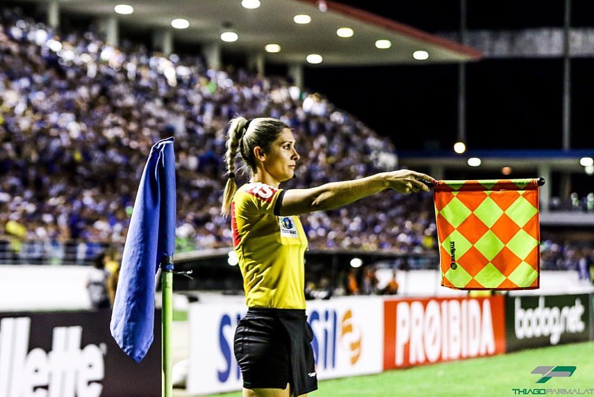 Top de Linha: Neuza Back - Bandeirinha gostosa