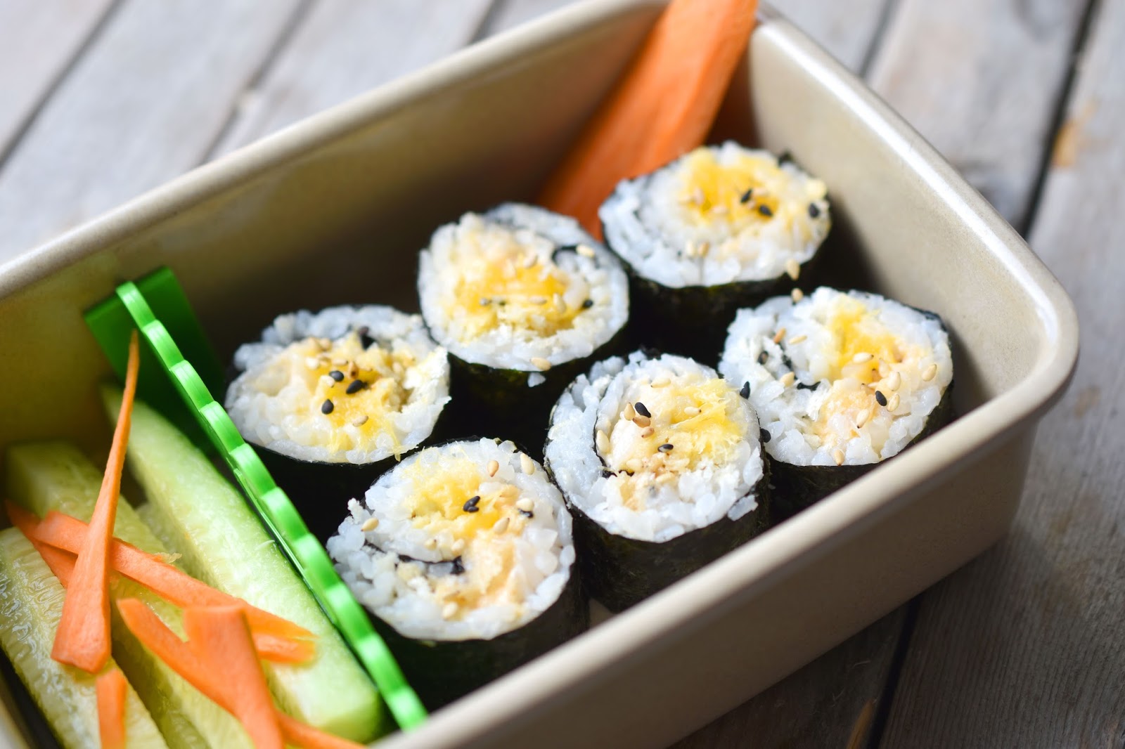 Woman in Real Life: Spicy Crunchy Mango Sushi Rolls (#TakeBackSchoolLunch)