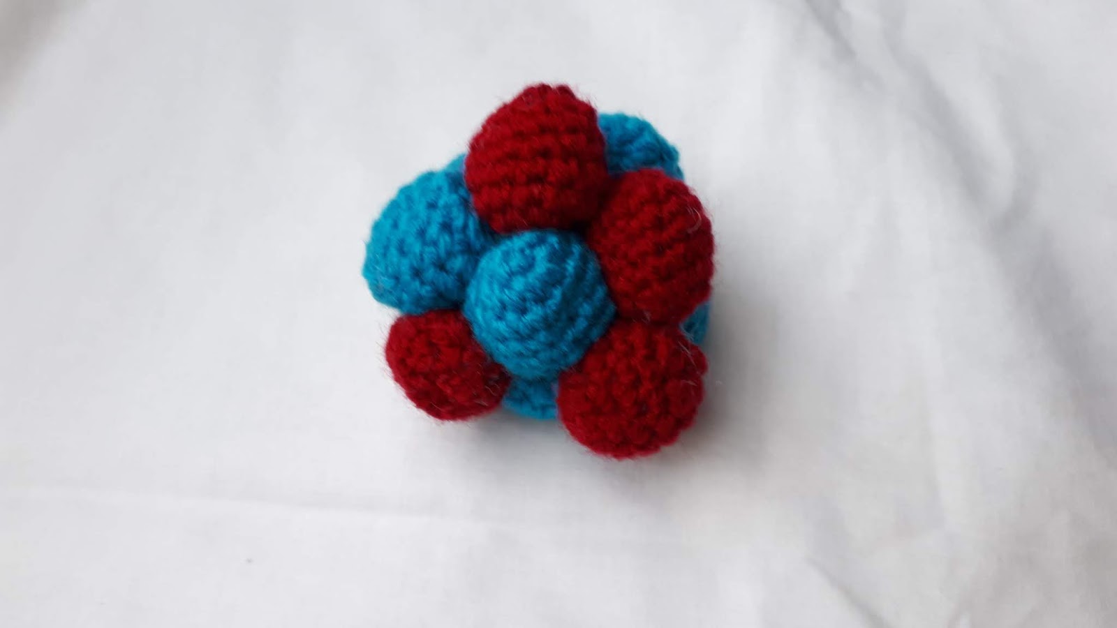 Adventures into Anatomical Crochet: Carbon atom mobile