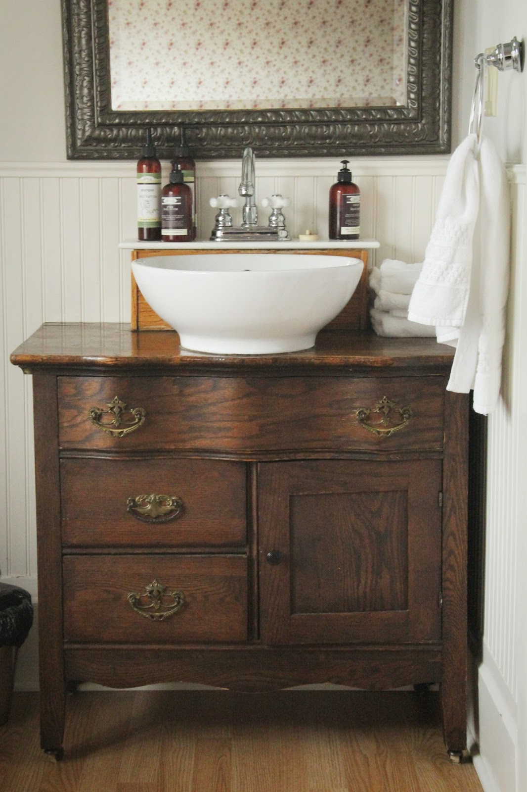 The Lovely Red Fox: Review: The Historic Requa Inn, Klamath CA