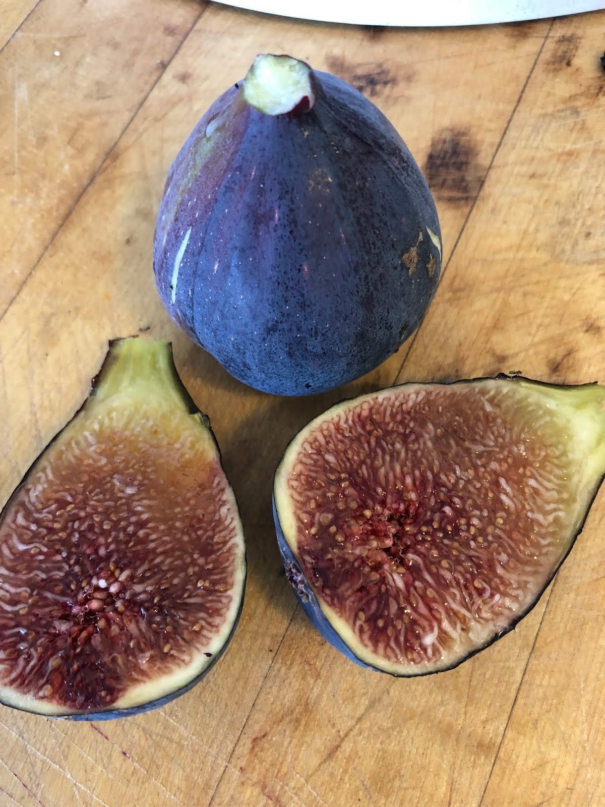 my messy room: I have a fig tree! And I have figs! Fig and raspberry ...