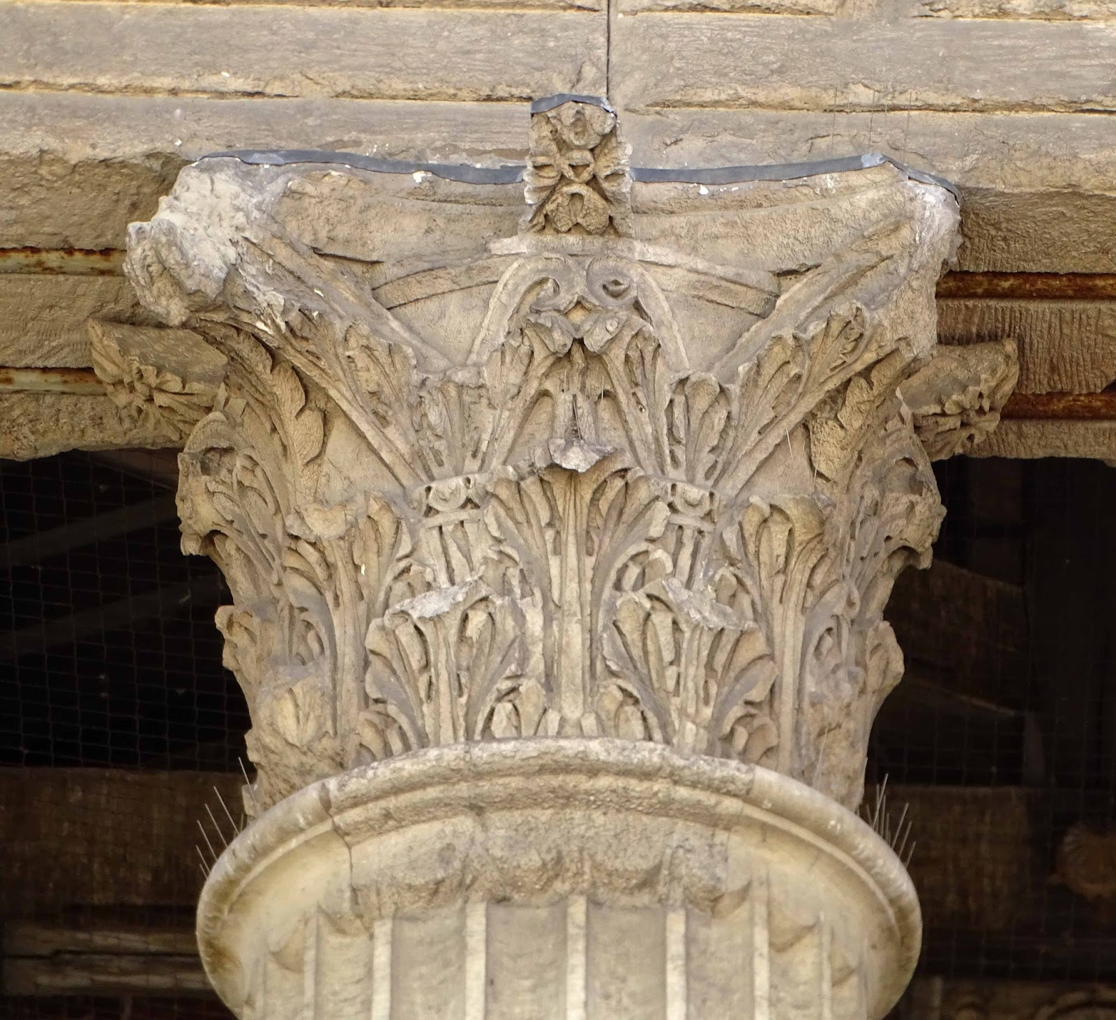 LAS PARIDAS DE MARCELO DEL CAMPO: Los capiteles del templo de Augusto y ...