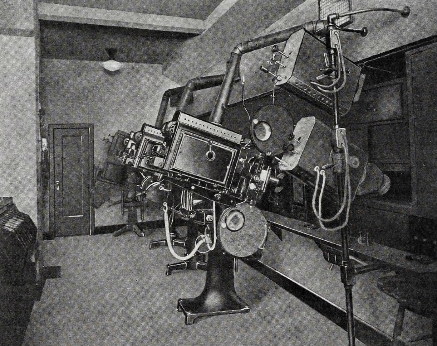 Los Angeles Theatres: State Theatre: projection booth