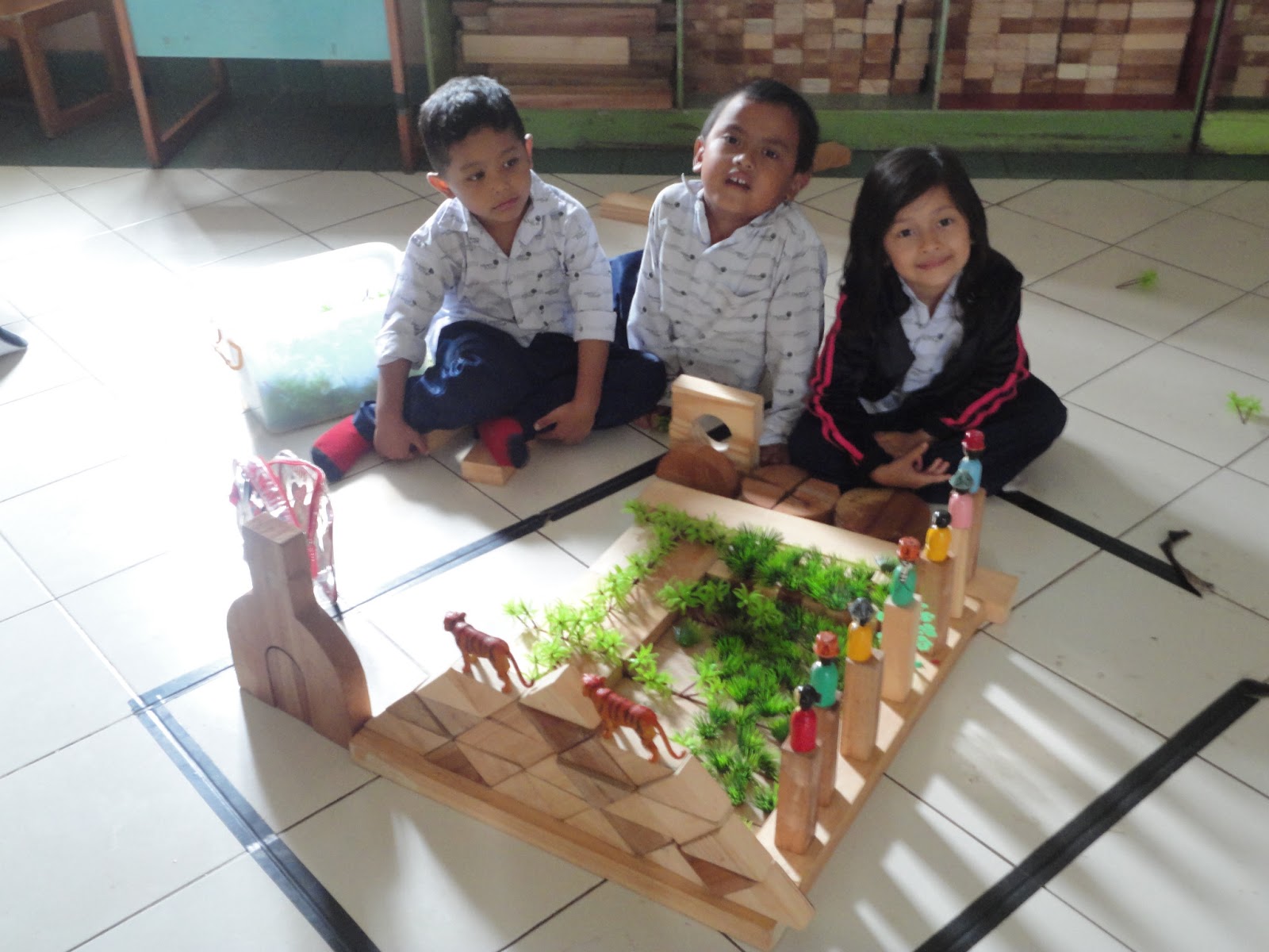 TODDLER-PG-TK CITRA ISLAMI ISLAMIC VILLAGE: KEGIATAN DI SENTRA BALOK