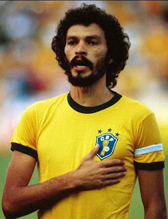 futbol en la sangre: "El Doctor" Socrates