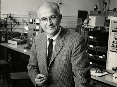 Efemerides de Tecnologia: 13 de febrero (1910) nace William Bradford ...