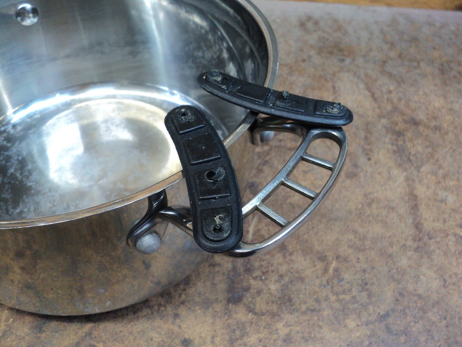 Rouge River Workshop: A De-Laminated Pot Handle Insulator