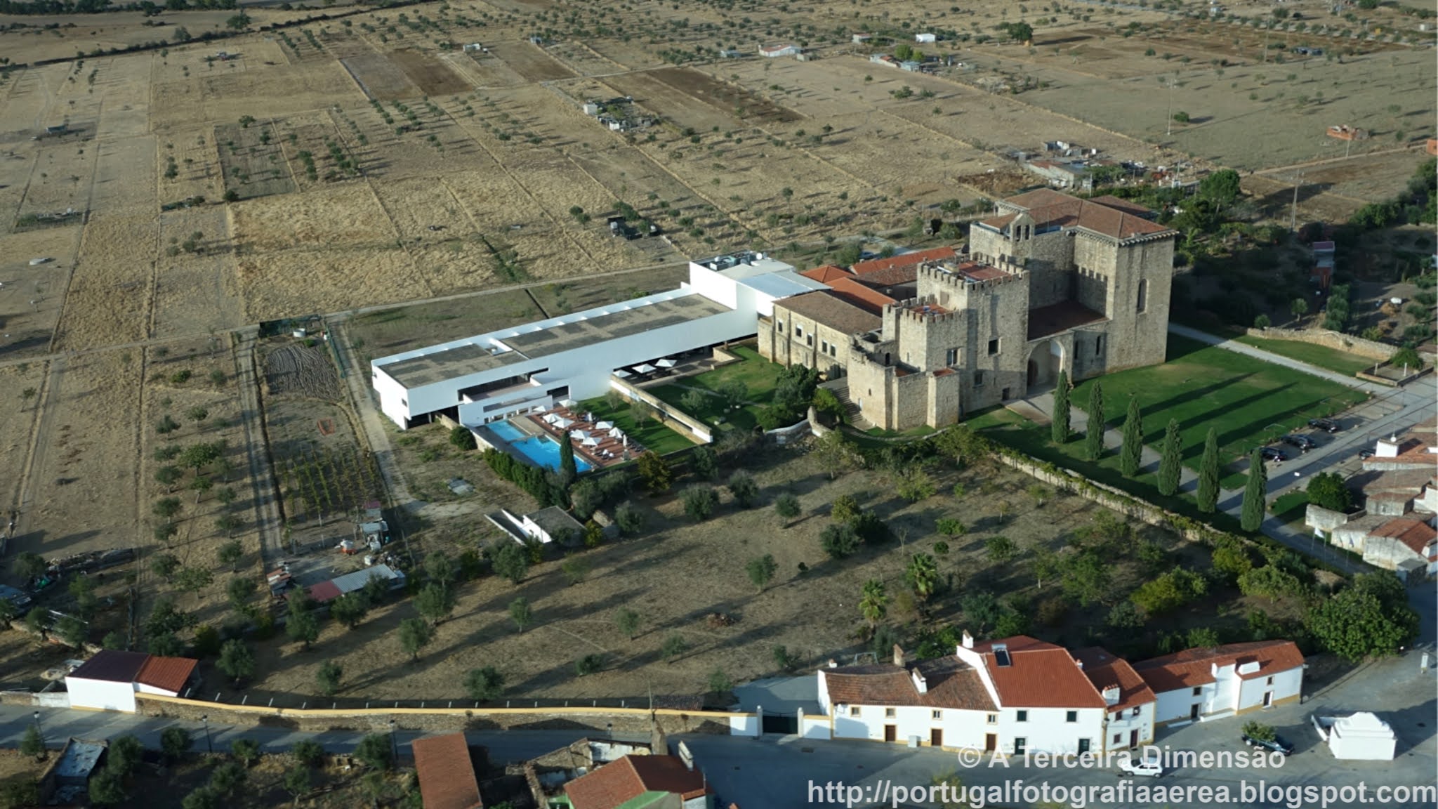 A Terceira Dimensão: Mosteiro de Flor da Rosa