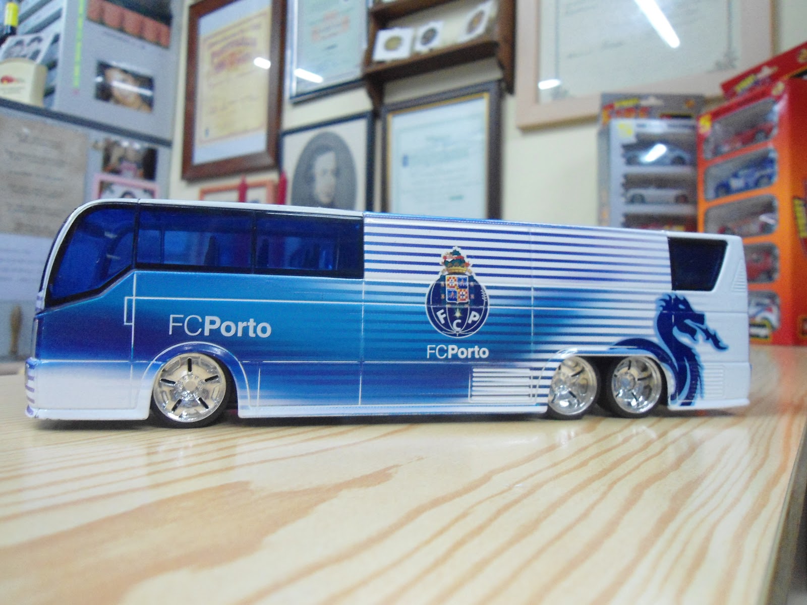 Cartas da Maia Coleccionismo: Autocarro do Futebol Clube do Porto.