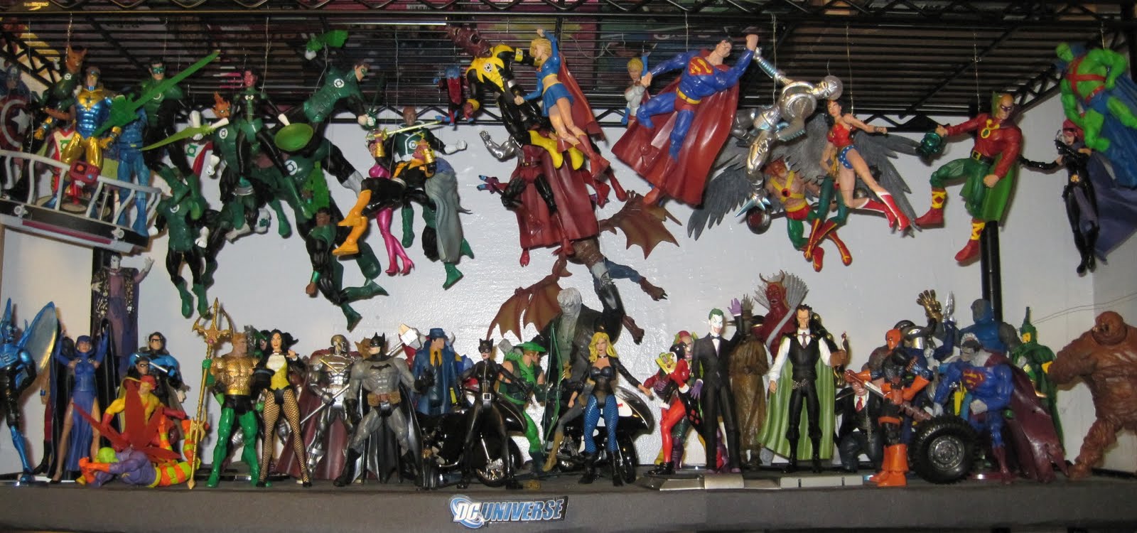 Toy Remix: Displayed: DC Universe