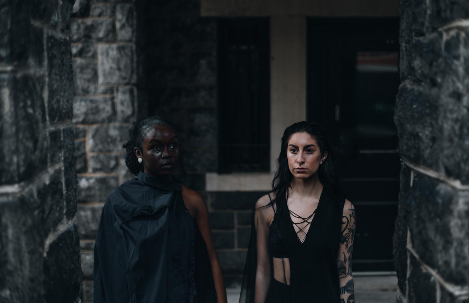 Richard Saenz explora la libertad en volúmenes para su colección de ...