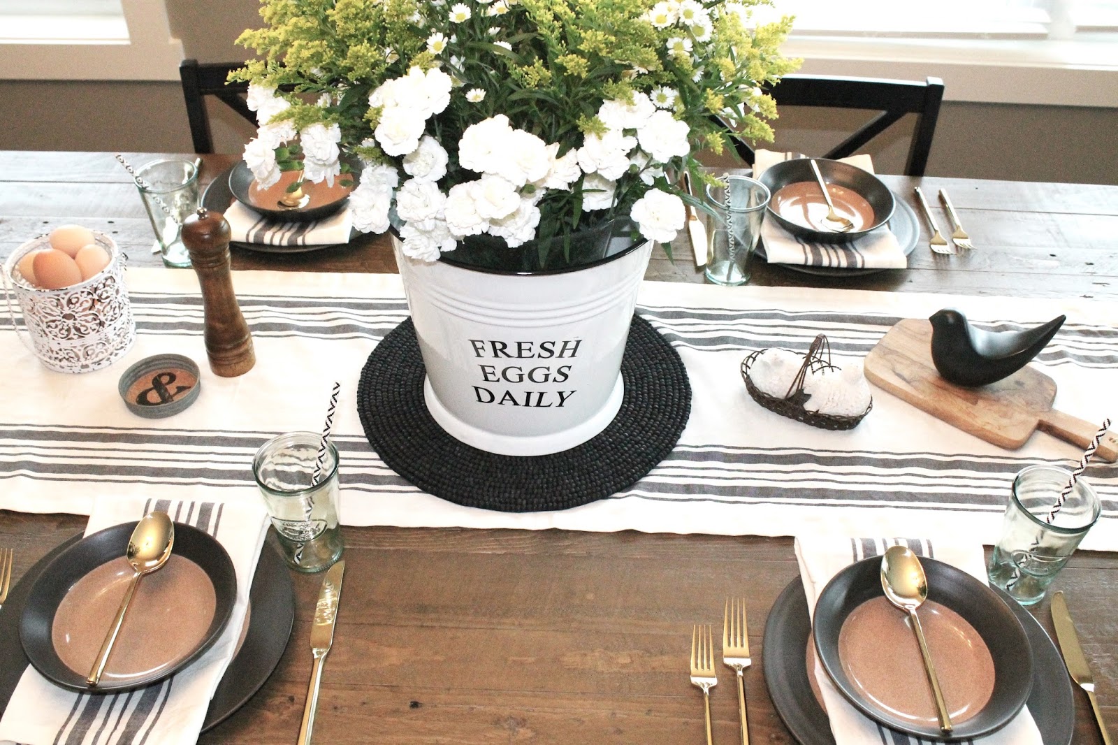 Cream & Black Tablescape - The Unique Nest