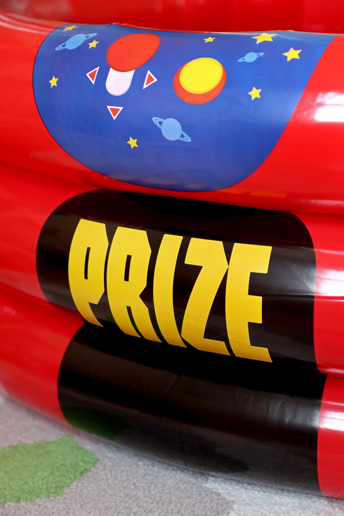 Dan the Pixar Fan: Toy Story "THE CLAW" Inflatable Pizza Planet Space ...