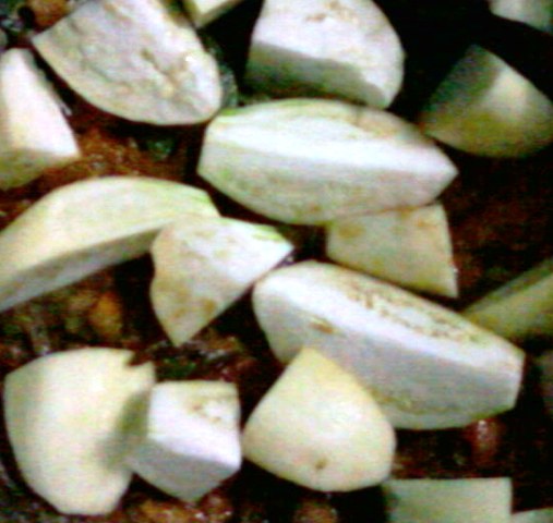 Hili ni tunda au mboga au kitu gani jamani inaitwaje kwa kiswahili ...