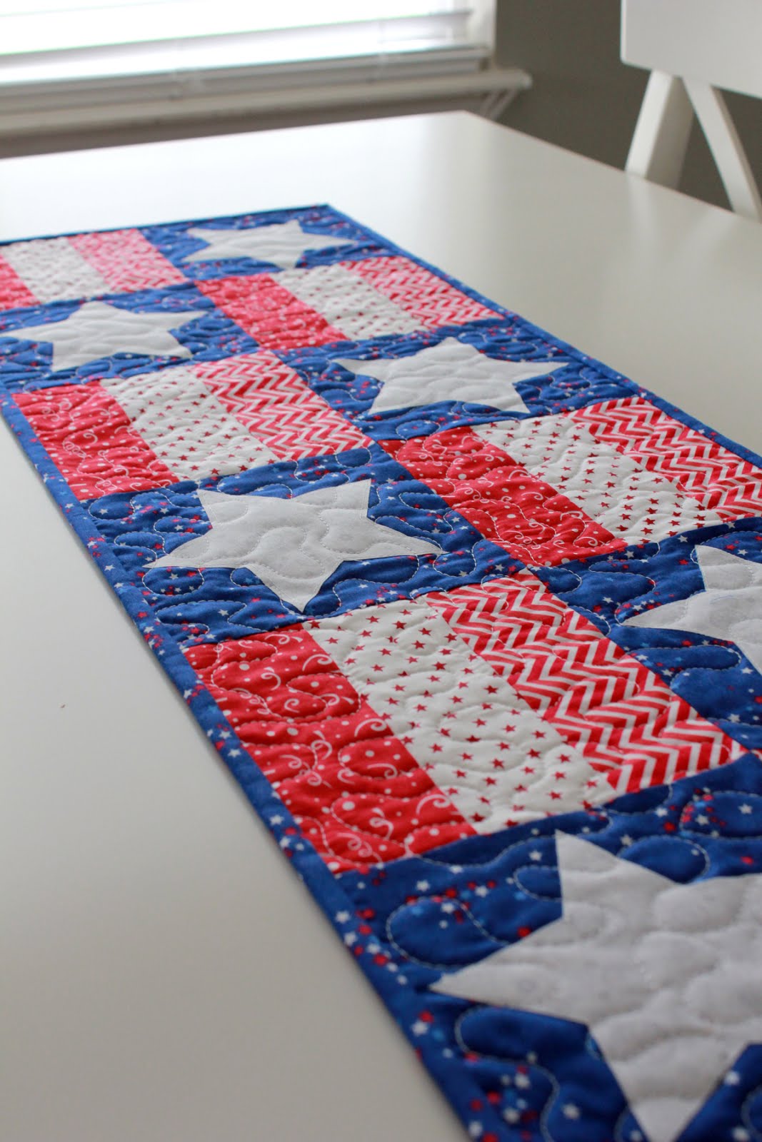 A Bright Corner: Stars and Stripes table runner -Free PDF Pattern!