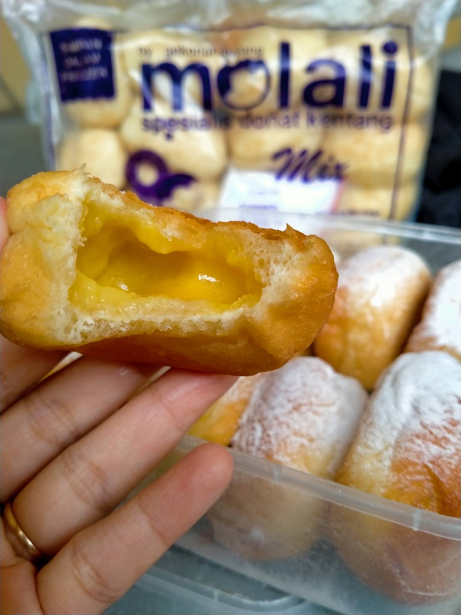 Donat Kentang Molali, Cemilan Favorit Keluarga - The Daily Rella
