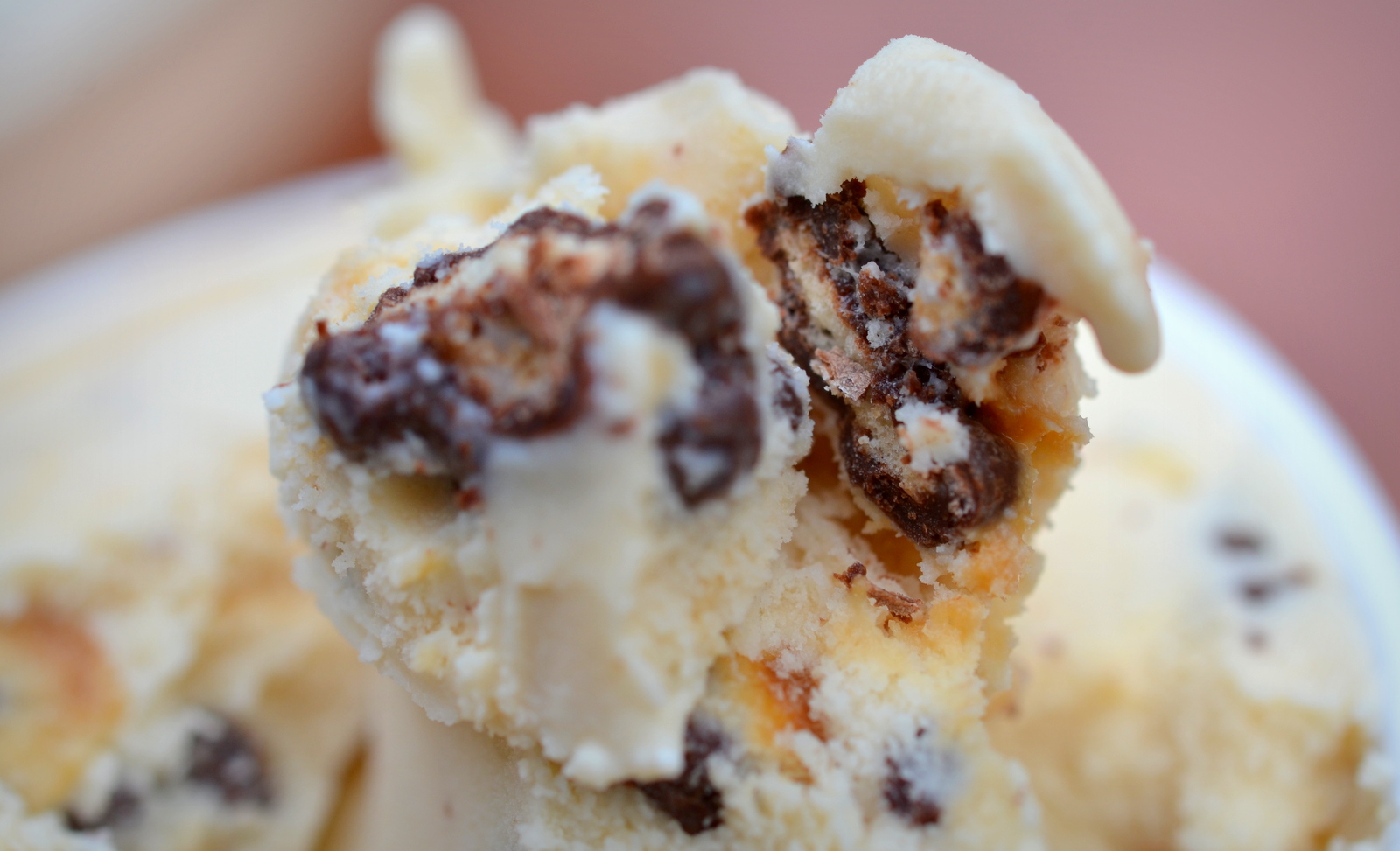 food and ice cream recipes: REVIEW: Häagen-Dazs Caramel Cone