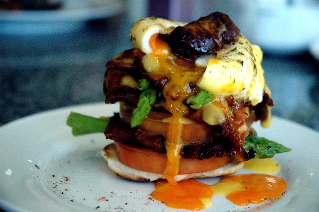DUDE FOR FOOD: Flavors of Baguio: Meet Le Monet's Legendary Eggs Benedict