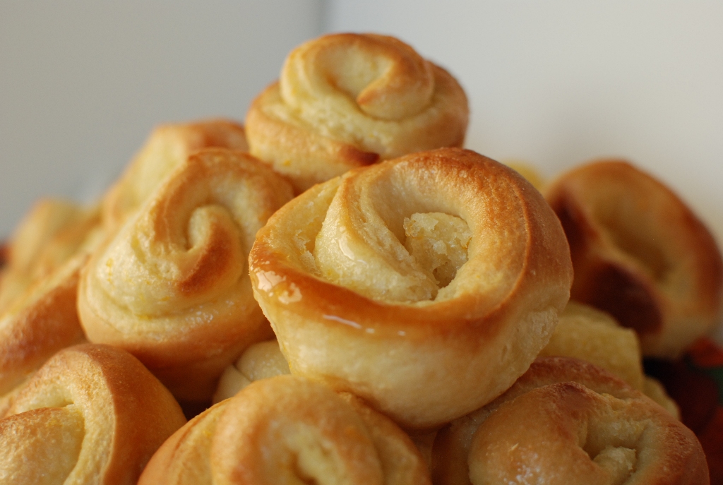 ADENIKE SALAKO BLOG'S WORLD: RECIPE: ROSE BUD BREAD ROLLS ARE SIMPLY ...